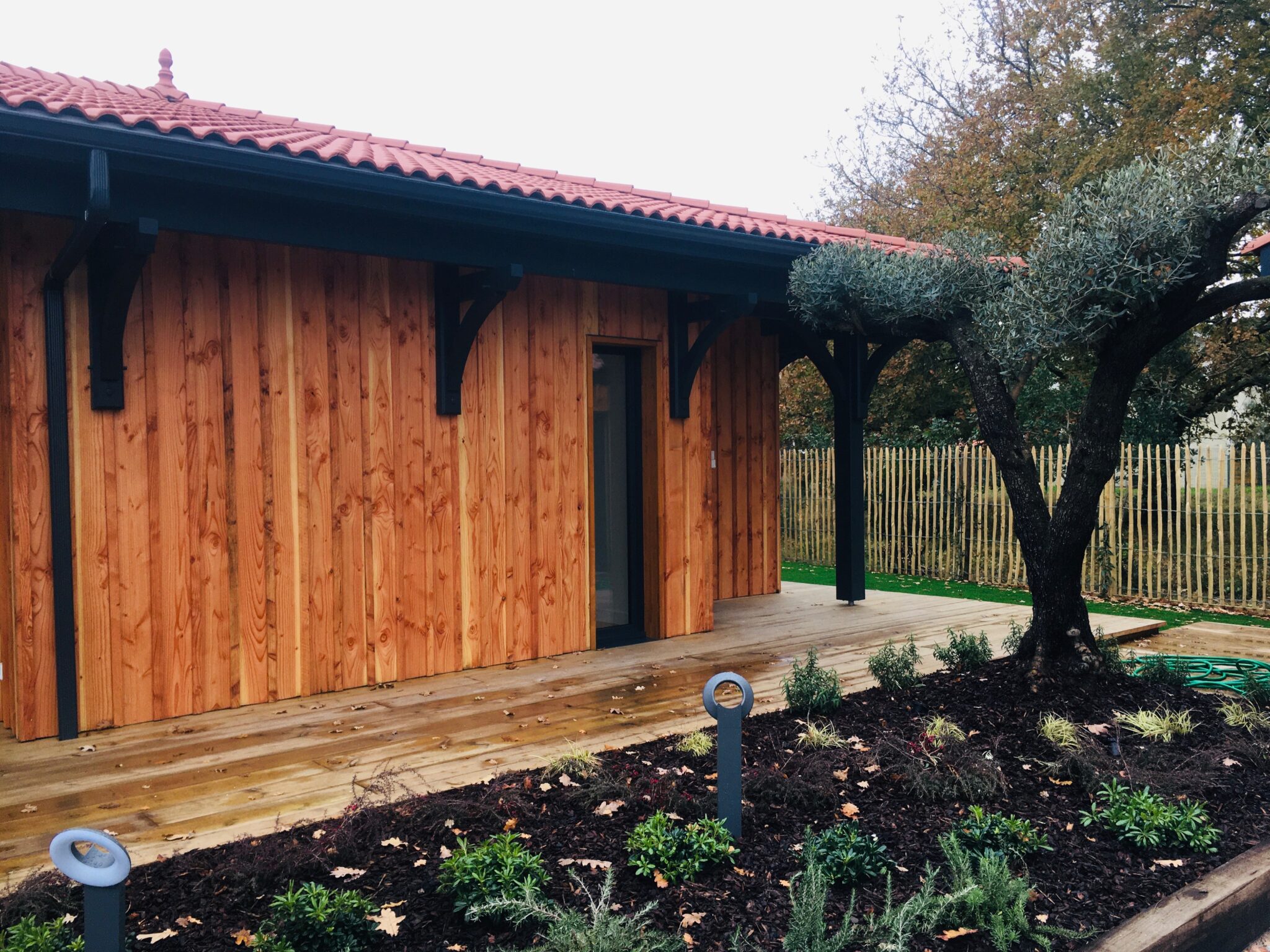 Construire sa maison : zoom sur les gouttières et les finitions de toit